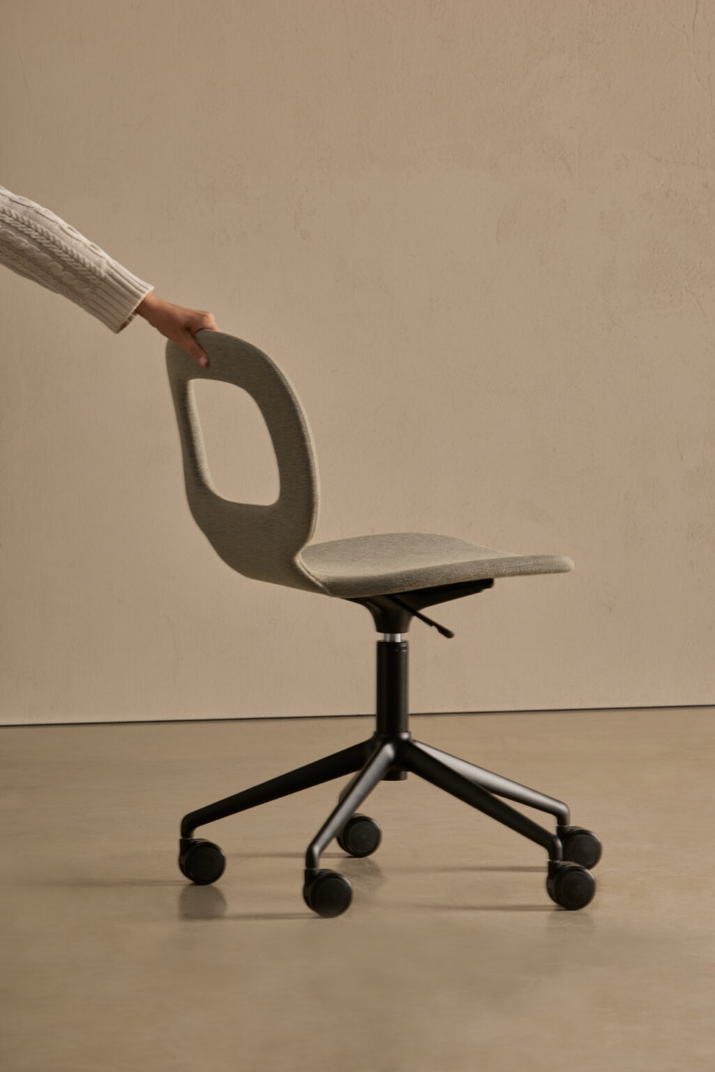HALO Office Chair with 5-Wheel Adjustable Base - Blasco&Vila